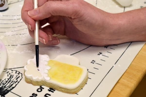 Fondant Decorating Tips for Beginners | R&M International